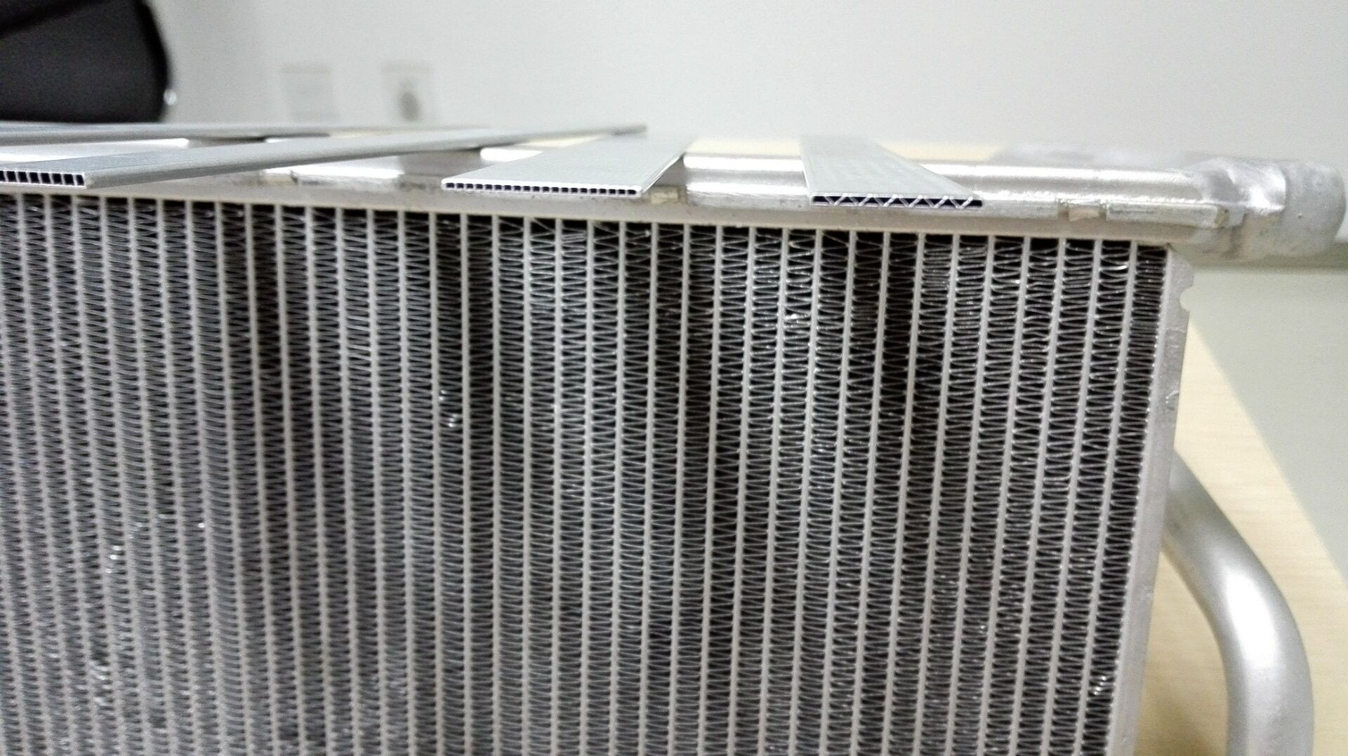 Micro - Channel Aluminum Radiator Tube Low Weight MPE Flat Aluminium Tube