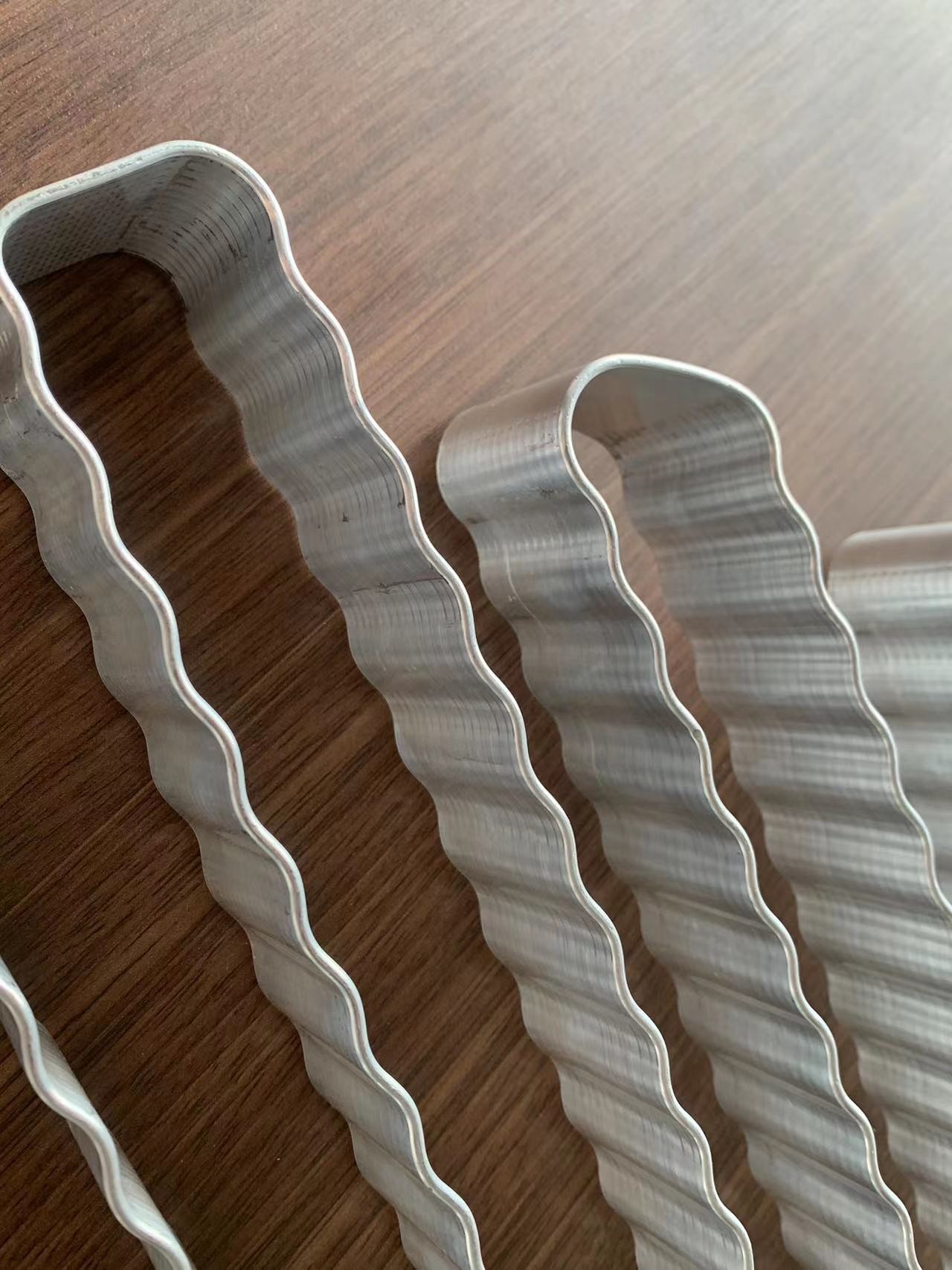 Aluminum Snake Shaped Tube For EV Battery Pack With 21700 Lithium Battery