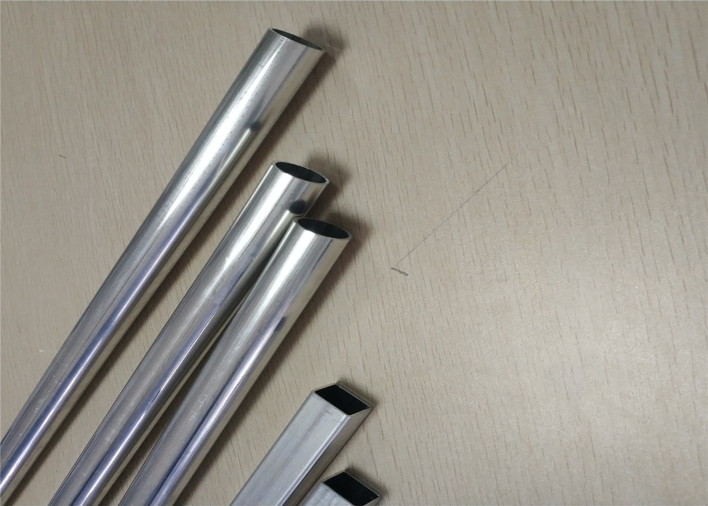 Auto Aluminum Radiator Parts High Frequency Round Tube For New Energy Cars